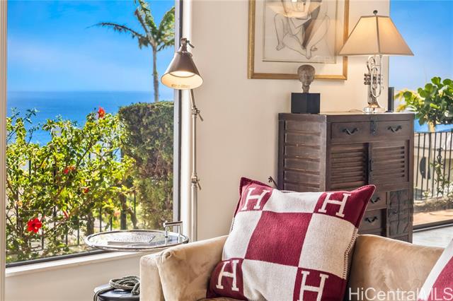 572 Maono Loop, Honolulu, HI | Locations